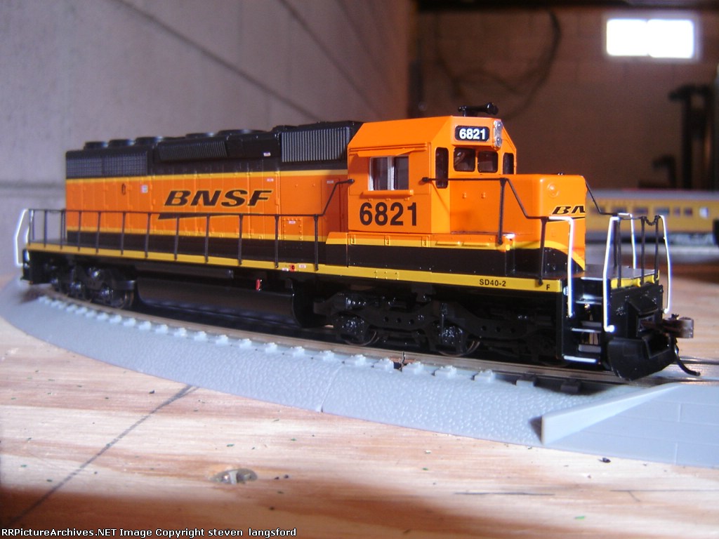 MY BRAND NEW BNSF (EMD SD40-2)